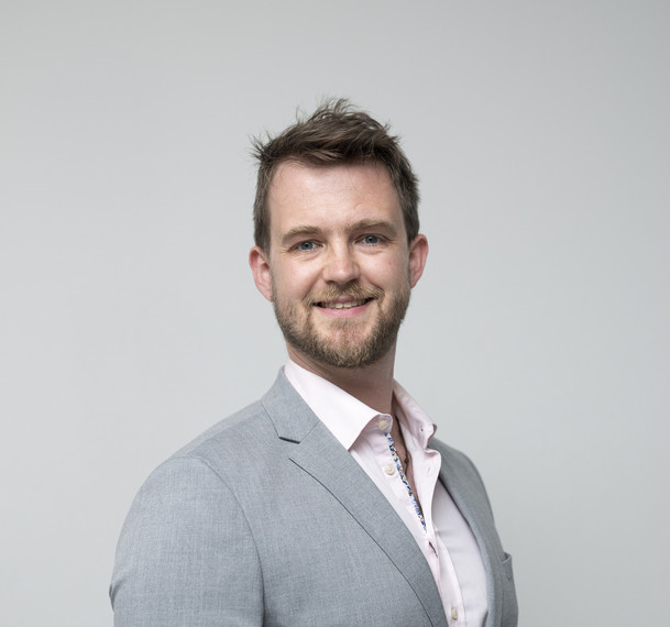 Efcient numerical methods to deal with interval uncertainties